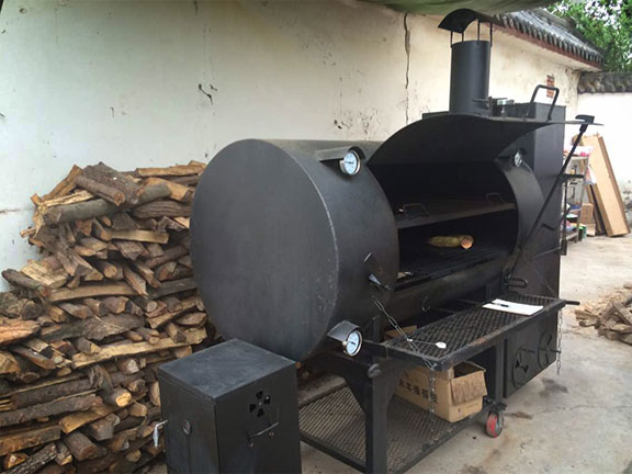 Behind Chengdu's Best American Barbecue: Iron Pig